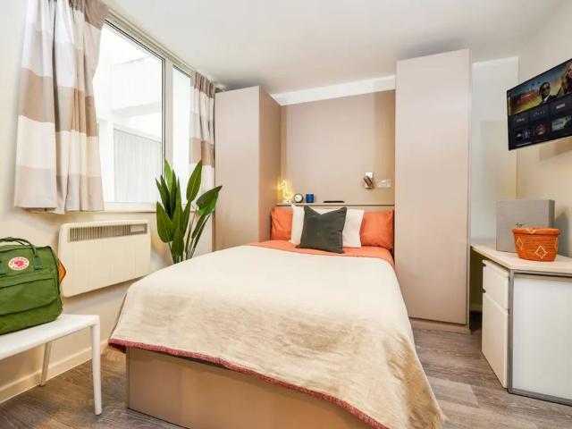 Crosshall Street, Liverpool, Merseyside L1, Room to rent, £880 pppm | PrimeLocation