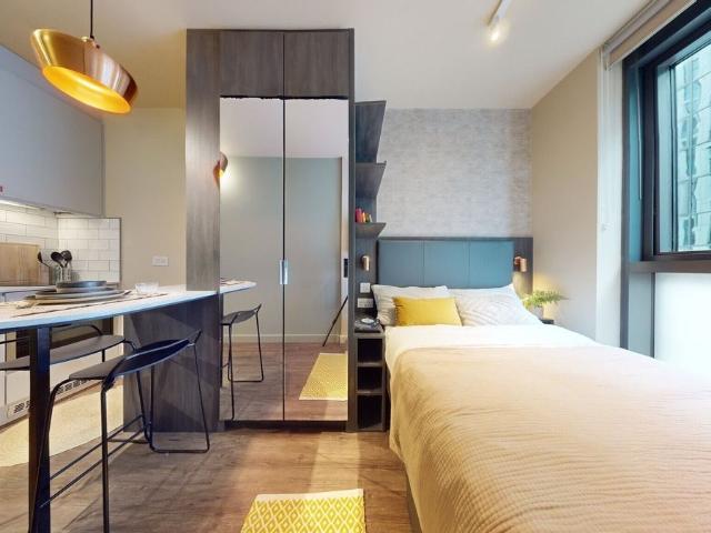 Crossharbour Plaza, London E14, Studio to rent, £1,699 pcm | PrimeLocation