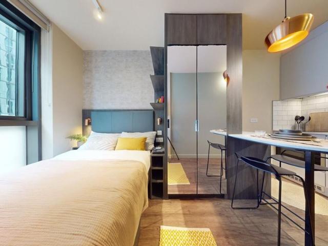 Crossharbour Plaza Studio to rent £1,749 pcm £404 pw