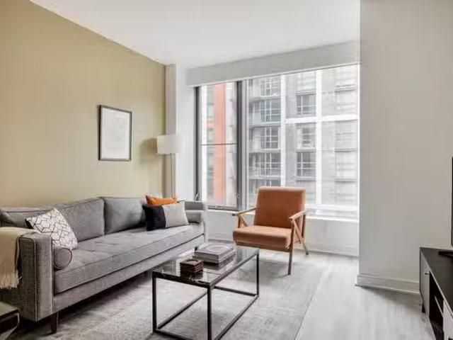 Crossing, 949 1st St Southeast, Capitol Riverfront 1 Bedroom.
