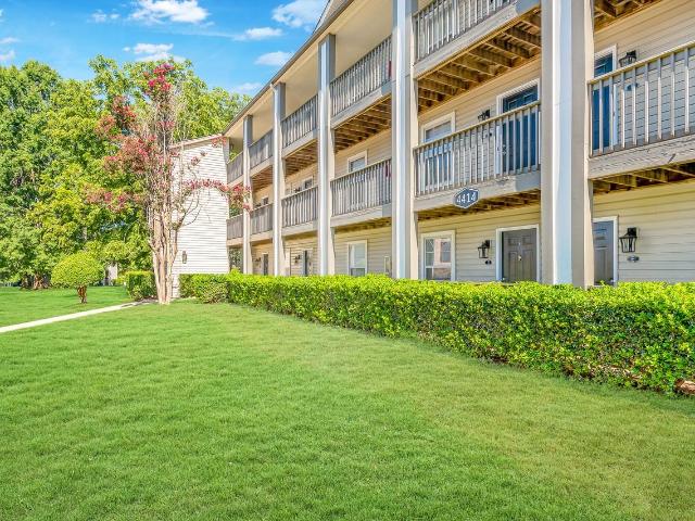 Crossing at Reedy Creek 1 Bedroom Apartment for Rent at 4400 John Penn Circle, Charlotte, NC 28215 Oak Forest