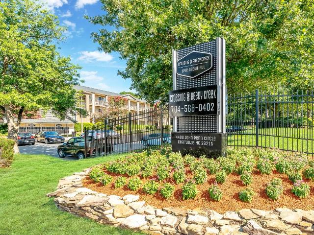 Crossing at Reedy Creek Studio Apartment for Rent at 4400 John Penn Circle, Charlotte, NC 28215 Oak Forest