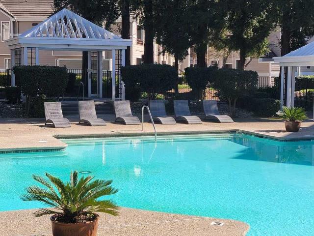 Crossing at Riverlake Apartments 2 Bedroom Apartment for Rent at 1070 Lake Front Dr, Sacramento, CA 95831 Riverlake