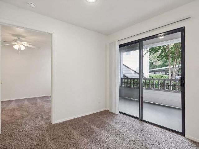 Crossing at Riverlake Apartments 2 Bedroom Apartment for Rent at 1070 Lake Front Dr, Sacramento, CA 95831 Riverlake