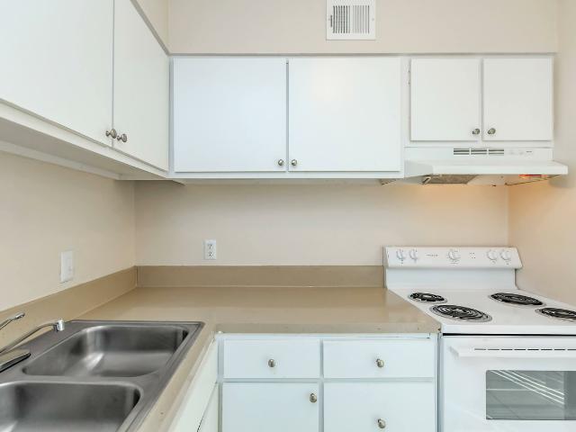 Crossings at 66th 2 Bedroom Apartment for Rent at 6522 54th Ave N, Saint Petersburg, FL 33709