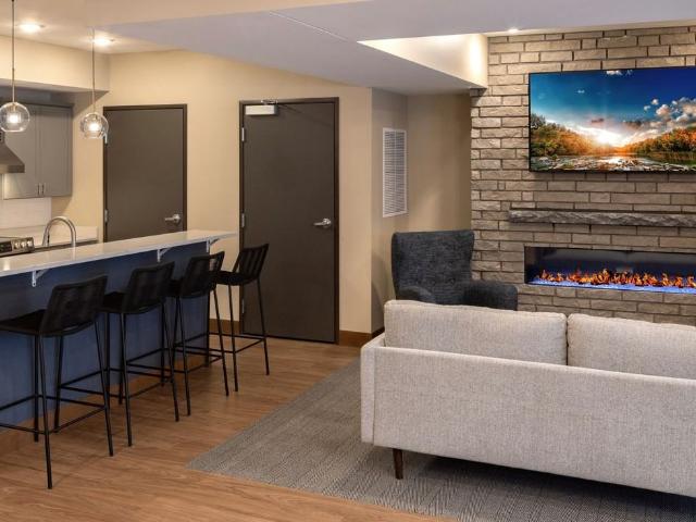 Crossings at Inver Woods Apartments 1 Bedroom Apartment for Rent at 1462 80th St E, Inver Grove Heights, MN 55077