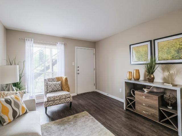 Crossings at St. Charles 2 Bedroom Apartment for Rent at 5505 Pine St, Houston, TX 77081 Meyerland Area