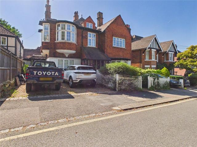 Crossland Road, Redhill, Surrey RH1, 2 bed maisonette to rent, £1,800 pcm | PrimeLocation