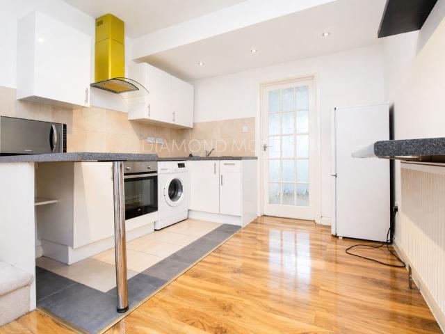 Crosslands Avenue, Southall UB2, 2 bed terraced house to rent, £1,900 pcm | PrimeLocation