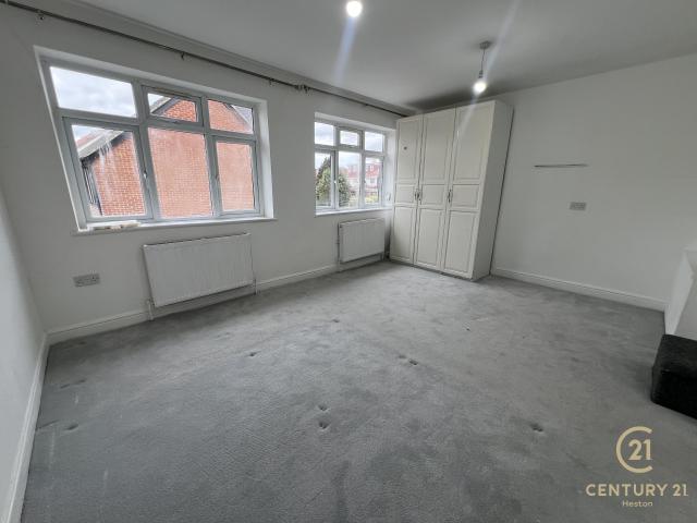 Crosslands Parade, UB2 Century 21 United Kingdom