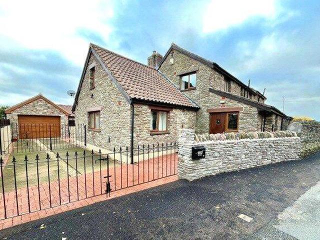 Crossleaze Road, Hanham, 3 Bedroom Terraced