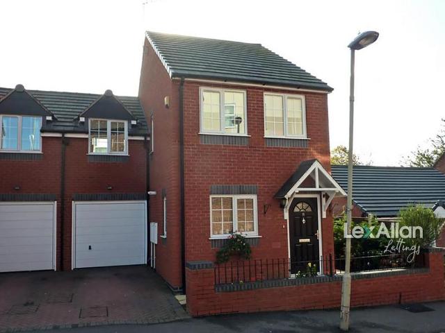 Crossley Street, Netherton, Dudley 3 bed detached house to rent £1,075 pcm £248 pw