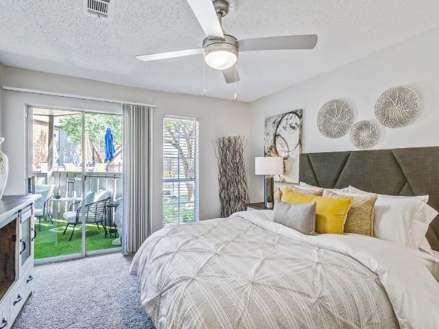 Crossroads at Arlington 1 Bedroom Apartment for Rent at 903 Road To Six Flags W, Arlington, TX 76012