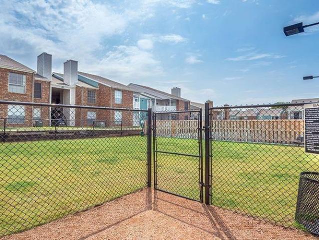 Crossroads at Arlington 2 Bedroom Apartment for Rent at 903 Road To Six Flags W, Arlington, TX 76012
