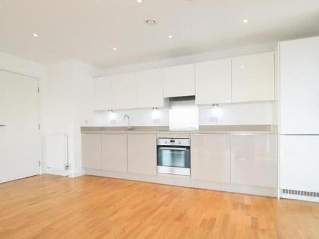 Crossways, Windsor Road, 2 Bedroom Flat