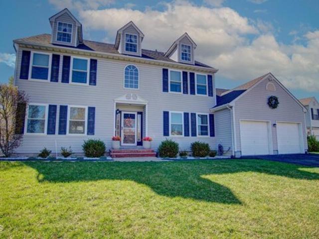 Crater Lake Rd, Howell, Home For Sale