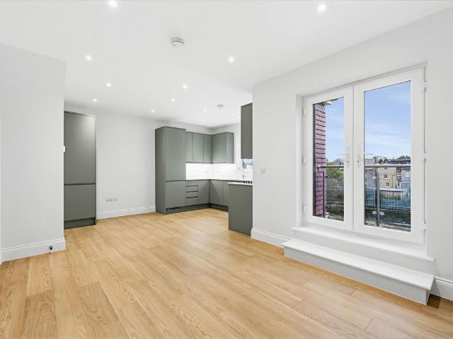 Craven Avenue, London W5, 1 bed flat to rent, £2,000 pcm | PrimeLocation
