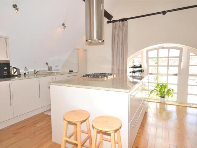 Craven Gardens, Wimbledon SW19 1 bed flat to rent £2,150 pcm £496 pw