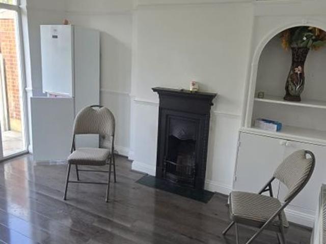 Craven Gardens, Ilford IG6, 1 bed flat to rent, £2,600 pcm | PrimeLocation