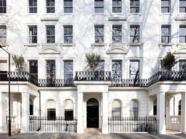 Craven Hill Gardens, Bayswater. Studio to rent £2,350 pcm £542 pw
