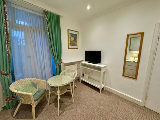 Craven Hill Gardens, London W2, Studio to rent, £1,750 pcm | PrimeLocation