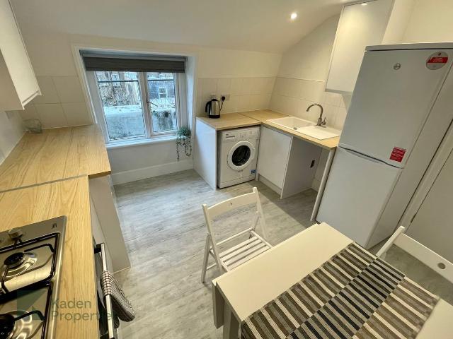 Craven Hill, Imperial College/London W2, 3 bed flat to rent, £4,160 pcm | PrimeLocation