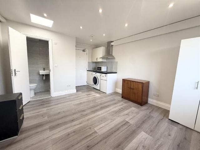 Craven Park Road, Hackney N15, Studio to rent, £1,100 pcm | PrimeLocation