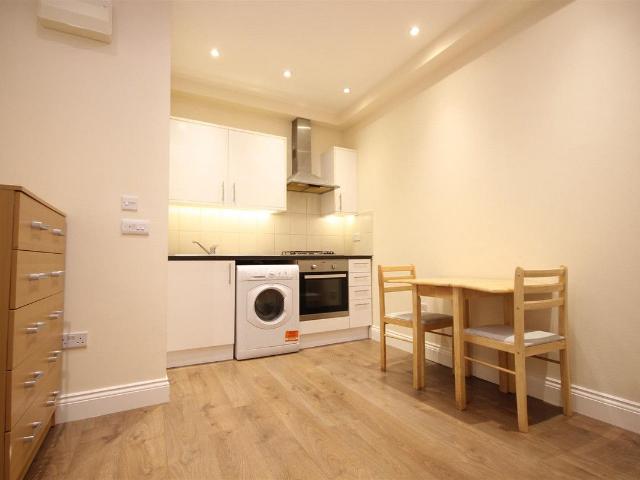 Craven Park Road, London, 8 NW10, 1 bed flat to rent, £1,350 pcm | PrimeLocation