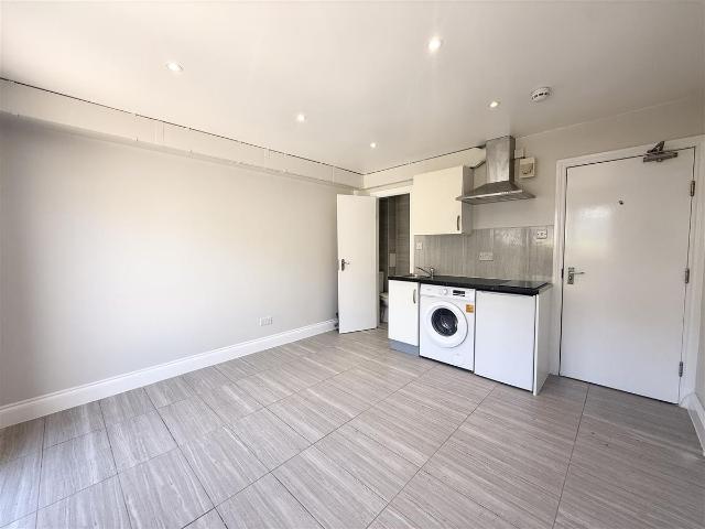 Craven Park Road, London N15, Studio to rent, £1,200 pcm | PrimeLocation