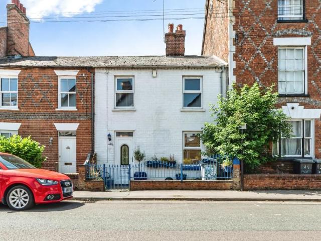 Craven Road, Newbury RG14, 3 bed terraced house to rent, £1,750 pcm | PrimeLocation