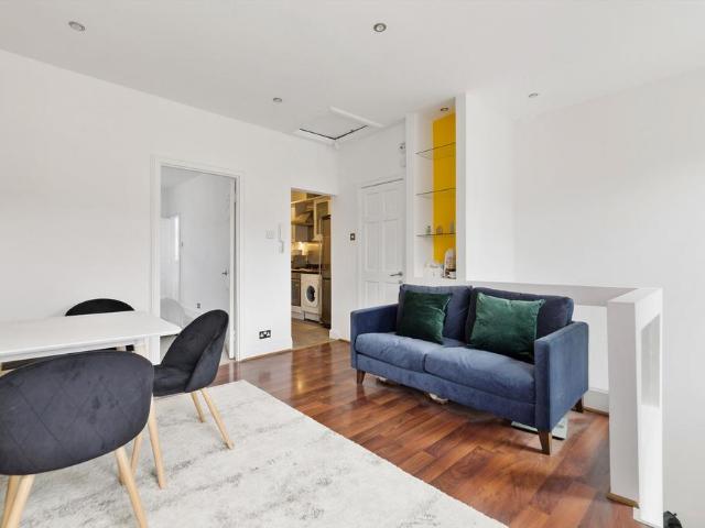 Craven Terrace, London, W2. 1 bed flat to rent £2,600 pcm £600 pw