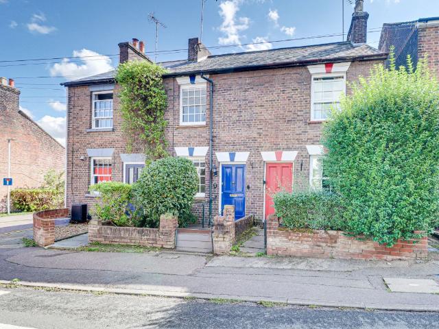 Cravells Road, Harpenden AL5, 2 bed terraced house to rent, £2,000 pcm | PrimeLocation