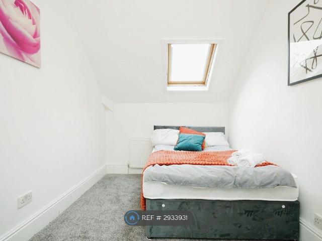 Crawford Avenue, Bolton BL2, Room to rent, £450 pcm | PrimeLocation