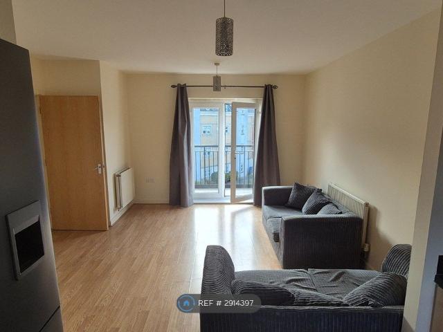 Crawford Avenue, Dartford DA1, 2 bed flat to rent, £1,780 pcm | PrimeLocation