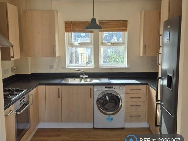 Crawford Avenue, Dartford, DA1 2 bed flat to rent £1,700 pcm £392 pw
