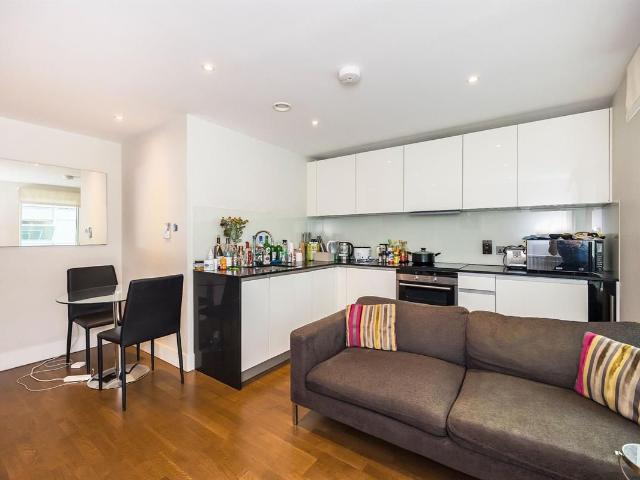 Crawford Building, Aldgate E1, 1 bed flat to rent, £2,250 pcm | PrimeLocation