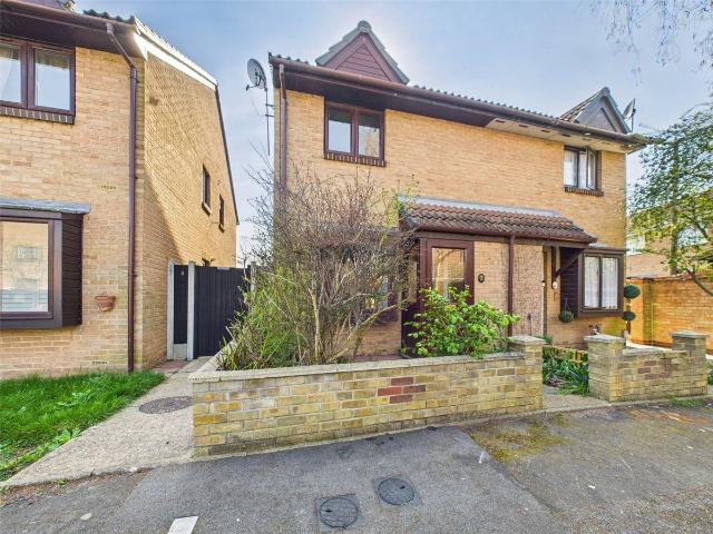 Crawford Compton Close, Hornchurch RM12, 1 bed semi detached house to rent, £1,300 pcm | PrimeLocation