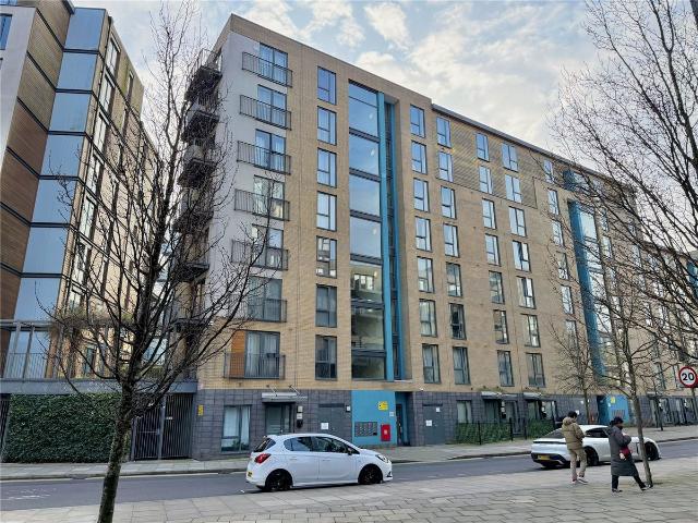Crawford Court, Colindale NW9, 3 bed flat to rent, £2,500 pcm | PrimeLocation