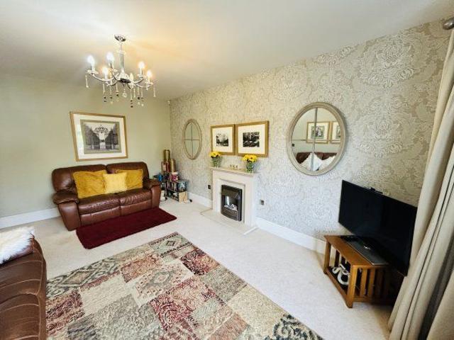 Crawley Down 5 bedroom house to rent