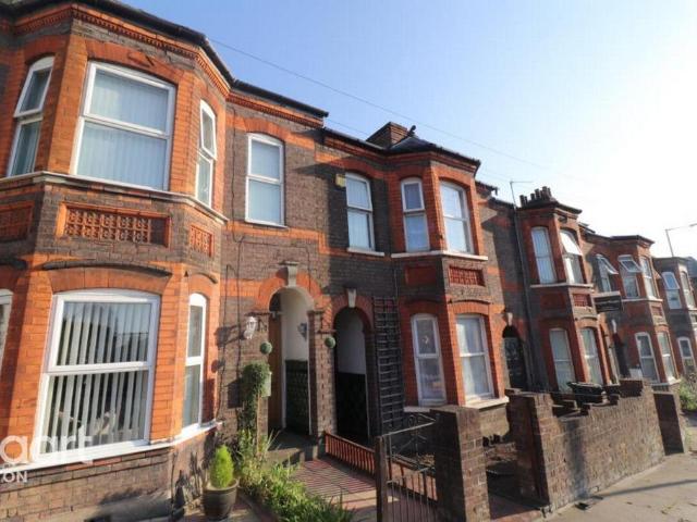 Crawley Green Road, Luton 4 bed terraced house to rent £2,100 pcm £485 pw