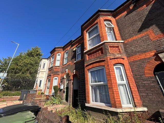Crawley Green Road, Luton, LU1 4 bed terraced house to rent £1,900 pcm £438 pw
