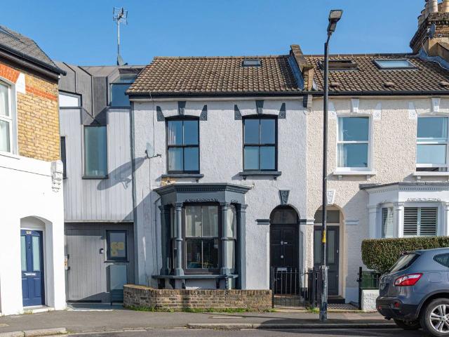 Crawthew Grove, East Dulwich, London SE22, 4 bed property to rent, £4,000 pcm | PrimeLocation