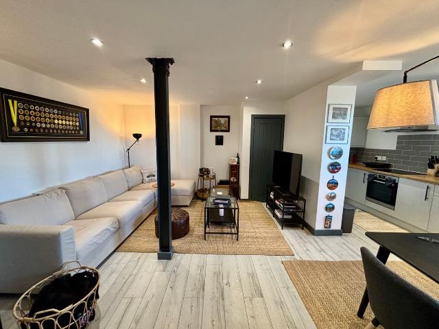Crawthorne Street, Peterborough PE1, 2 bed flat to rent, £900 pcm | PrimeLocation