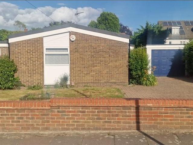 Craybrooke Road, Sidcup, DA14 3 bed bungalow to rent £2,100 pcm £485 pw