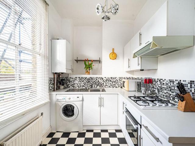 Crayford Road, Tufnell Park, London, N7 1 bed flat to rent £1,850 pcm £427 pw