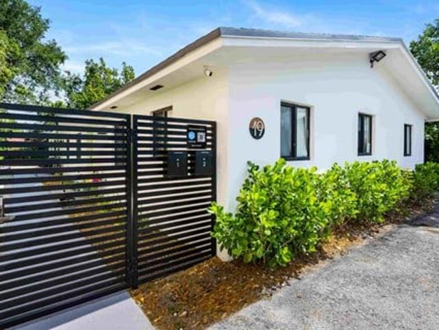Crazy8 3 Bedrooms, 2 Bathrooms