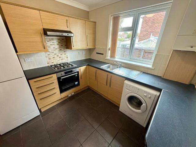 Crabwood Road, Southampton SO16, 2 bed flat to rent, £1,200 pcm | PrimeLocation