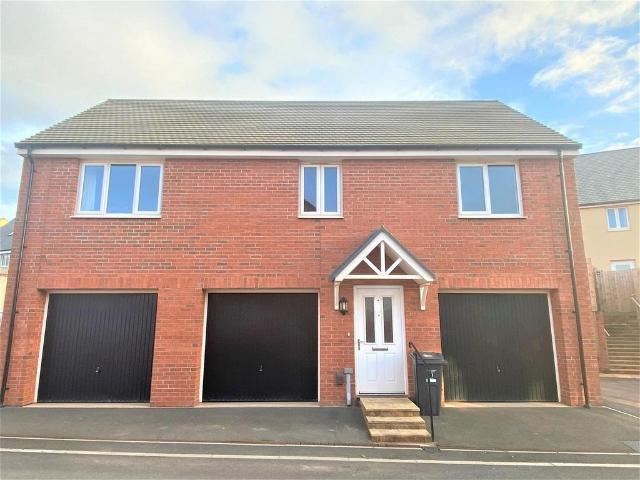 Crabtree Close, Cranbrook, Exeter, EX5 2 bed coach house to rent £1,075 pcm £248 pw