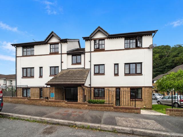 Crabtree Close, Marsh Mills, Plymouth PL3, 2 bed flat to rent, £875 pcm | PrimeLocation