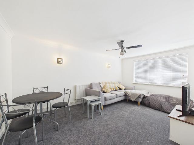 Crabtree Lane, Lancing BN15, 2 bed flat to rent, £1,350 pcm | PrimeLocation